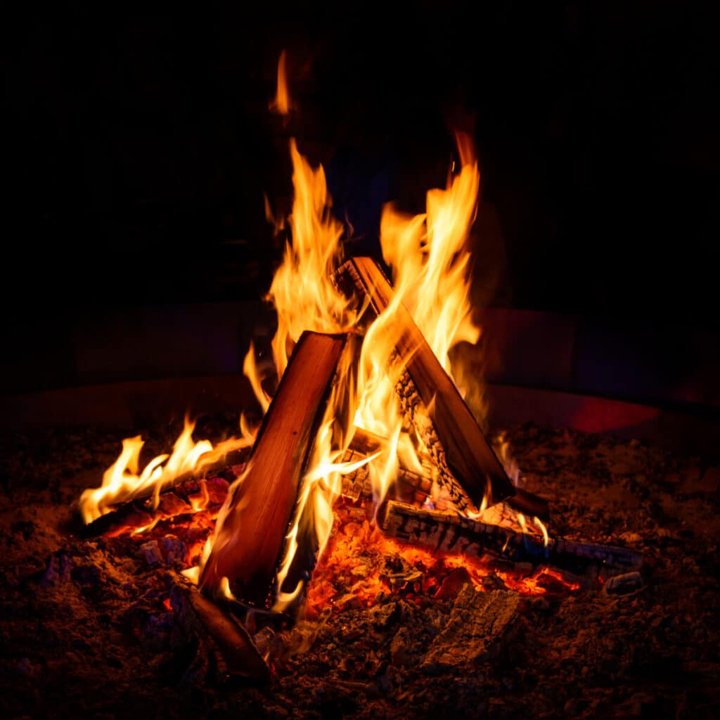 How to Put Out a Campfire Without Water: 3 Easy Hacks – Backfire